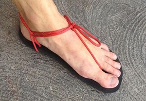 How To Make Paracord Sandals – Peak Prosperity